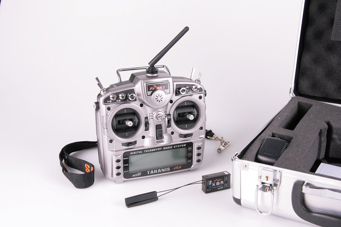 FrSky Taranis X9D Plus + Empfänger X8R + Alu Case kaufen | FPV24.com